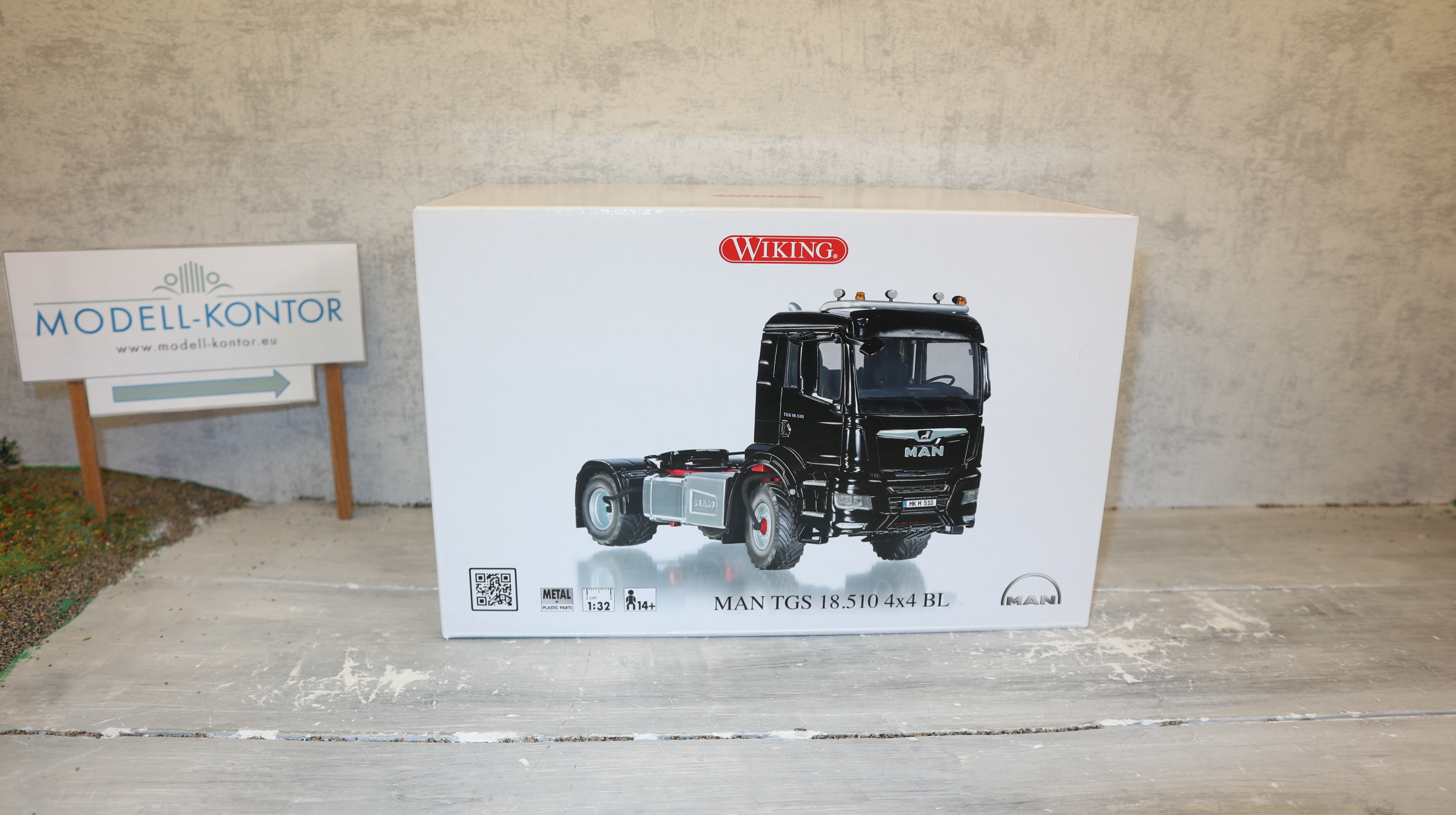 Wiking 077651 in 1:32, MAN TGS 18.510 4x4 Agrar-SZM in schwarz, NEU in OVP