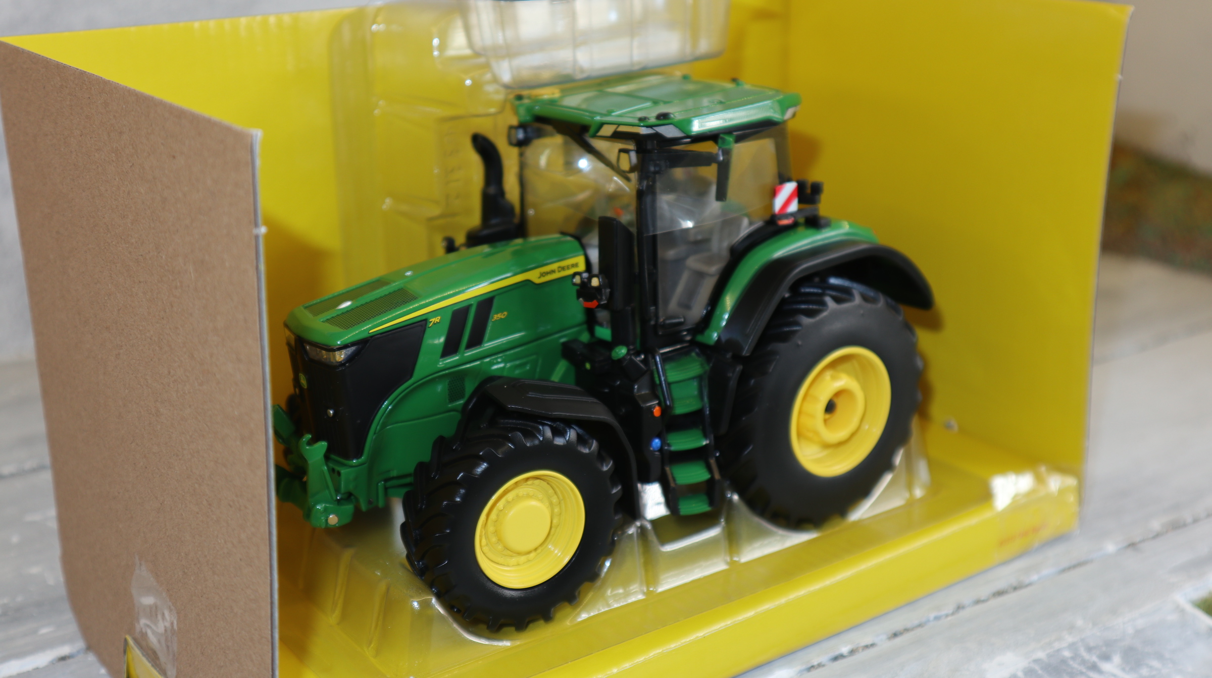 Britains Prestige 43312 in 1:32, John Deere 7R 350 , NEU in OVP